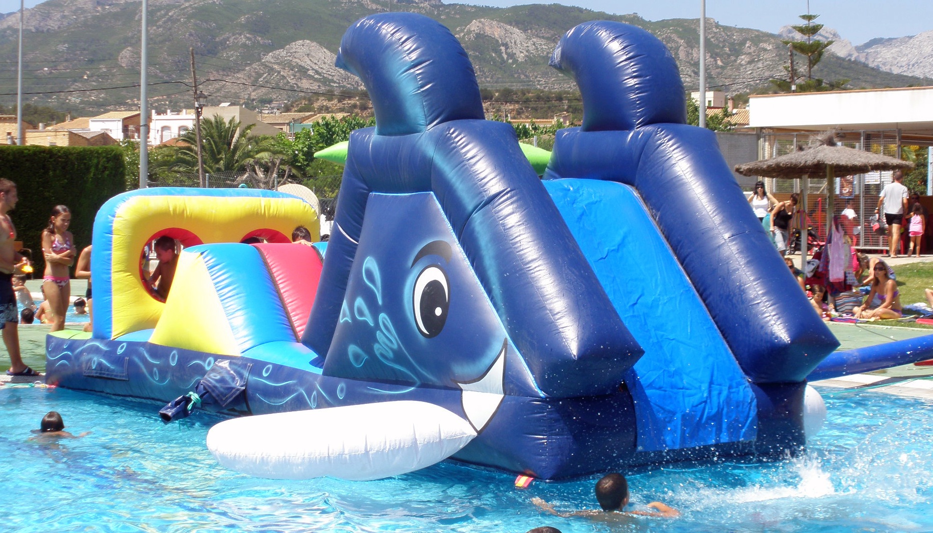 Hinchable Ballena | www.fiestalea.com