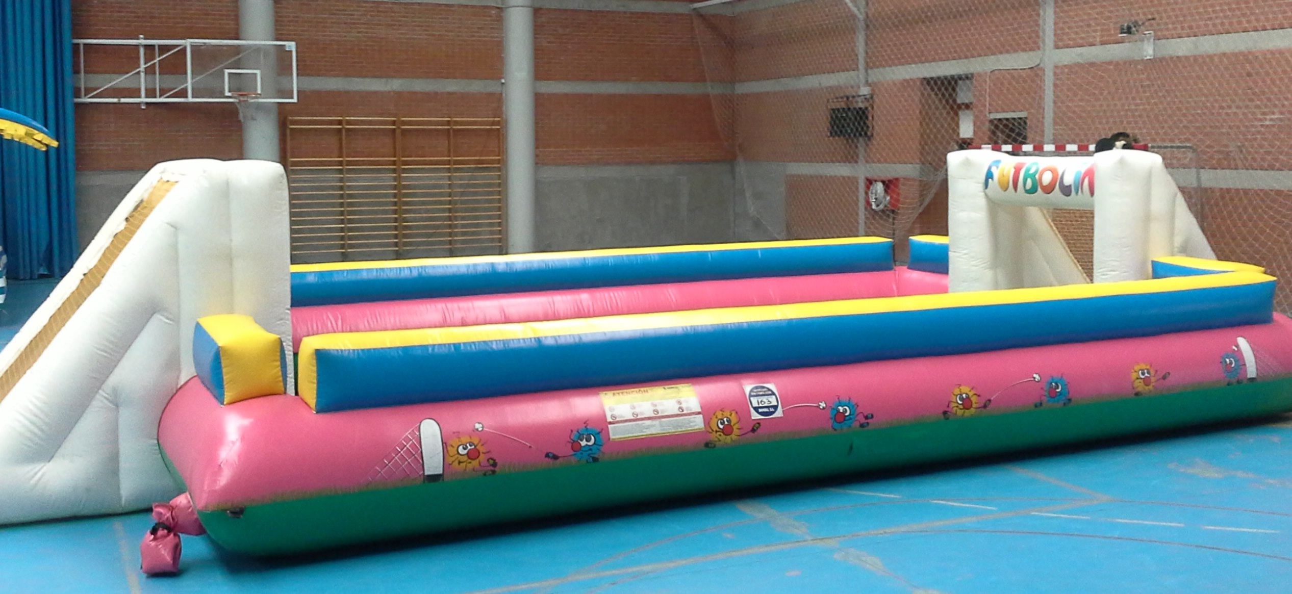 Campo de fútbol rosa | www.fiestalea.com